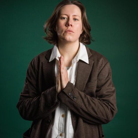 Book Bella Hull | Stand-Up Comedian for Corporate & Private Events